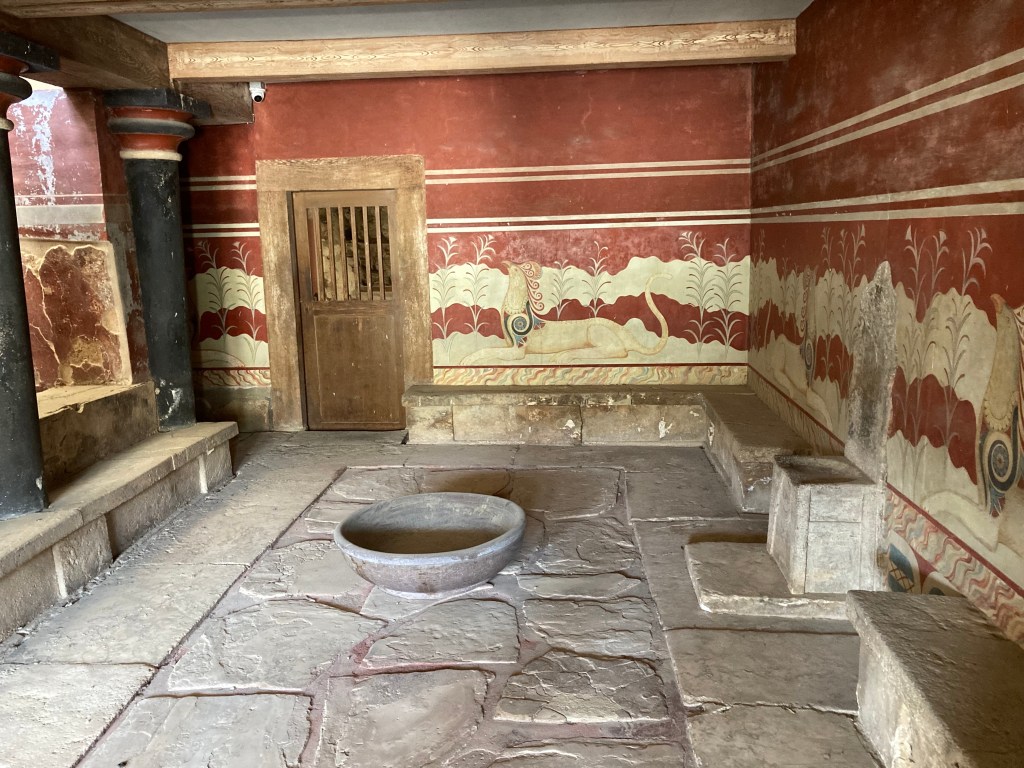 knossos-throne-room-ls-124